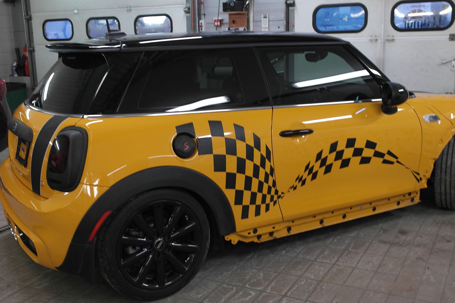 Kėbulo aptraukimas plėvele | Apertura